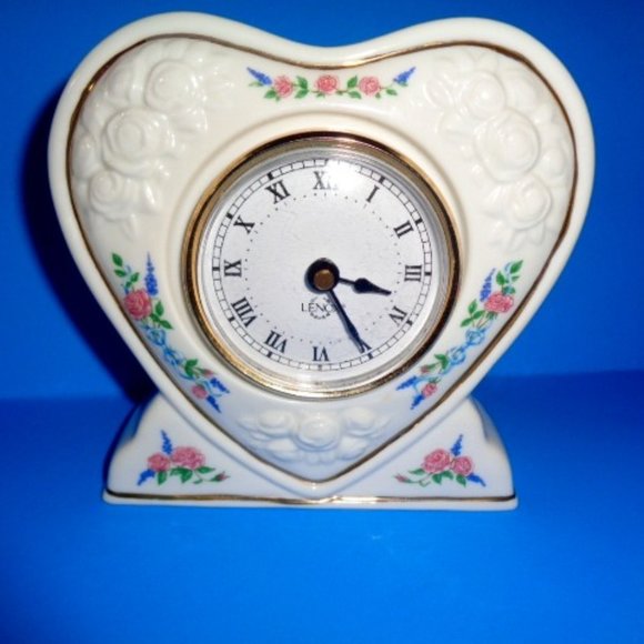 Lenox | Wall Decor | Lenox Fine Porcelain Heart Clock Quartz994 Runs ...
